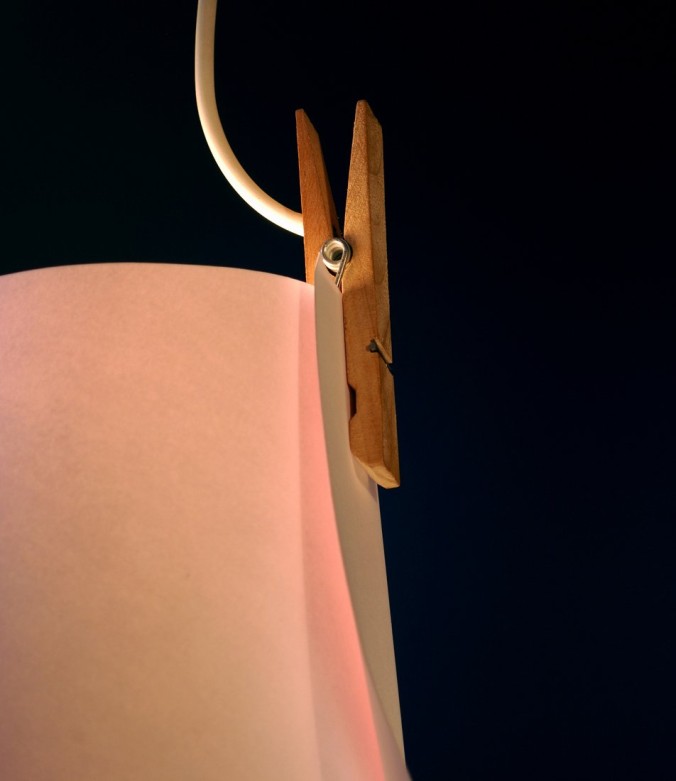 How to create a foldable flashlight using a single piece of paper ...