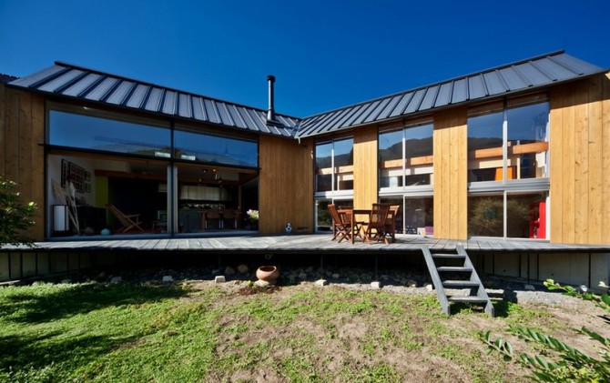A Wooden Cabin in Kyoto Overlooks the Mountains | Spoon & Tamago