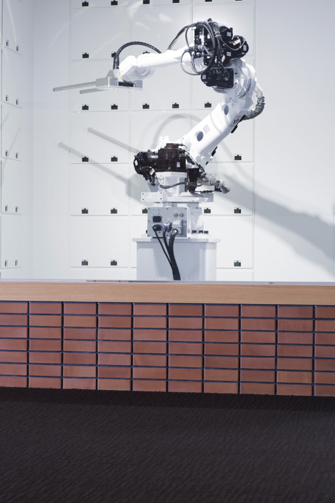 Henn-na Hotel: World’s First Fully Robot-Staffed Hotel Opens in Japan ...