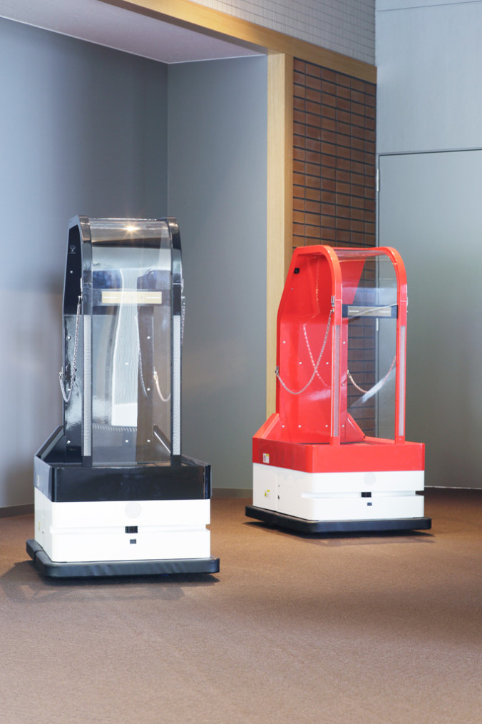 Henn-na Hotel: World’s First Fully Robot-Staffed Hotel Opens in Japan ...