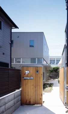 Split House: A New Home in Tokyo With a 360° Mezzanine | Spoon & Tamago