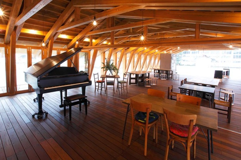 An elongated market in Niigata inspired by the Engawa | Spoon & Tamago