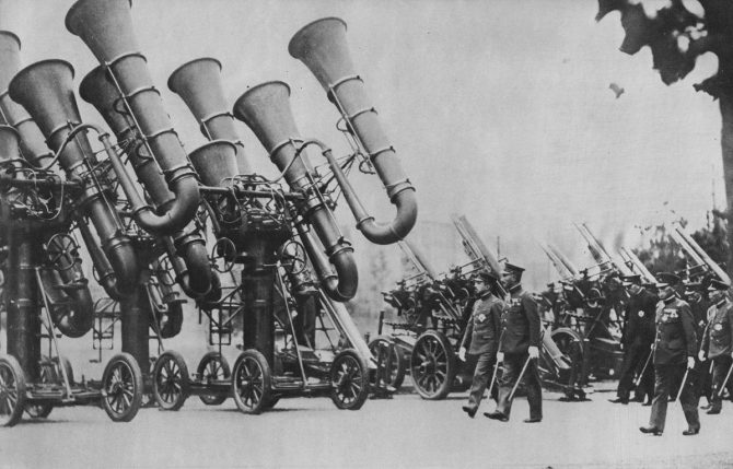 Fascinating Historic Photos of Japan’s Wartime Acoustic Locators ...