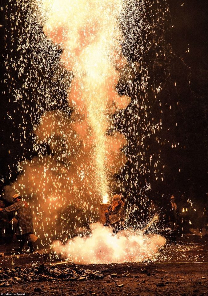 Photographs of the Handheld Bamboo Fireworks at Gion Matsuri | Spoon ...
