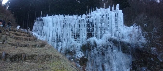Japanese Plumber Creates Handmade Waterfall of Ice in His Backyard ...
