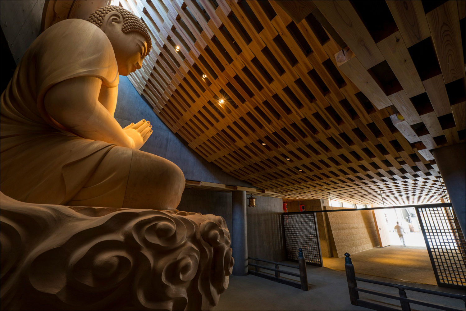 The Mountainous Sengyoji Temple and Indoor Mechanical Cemetery | Spoon ...