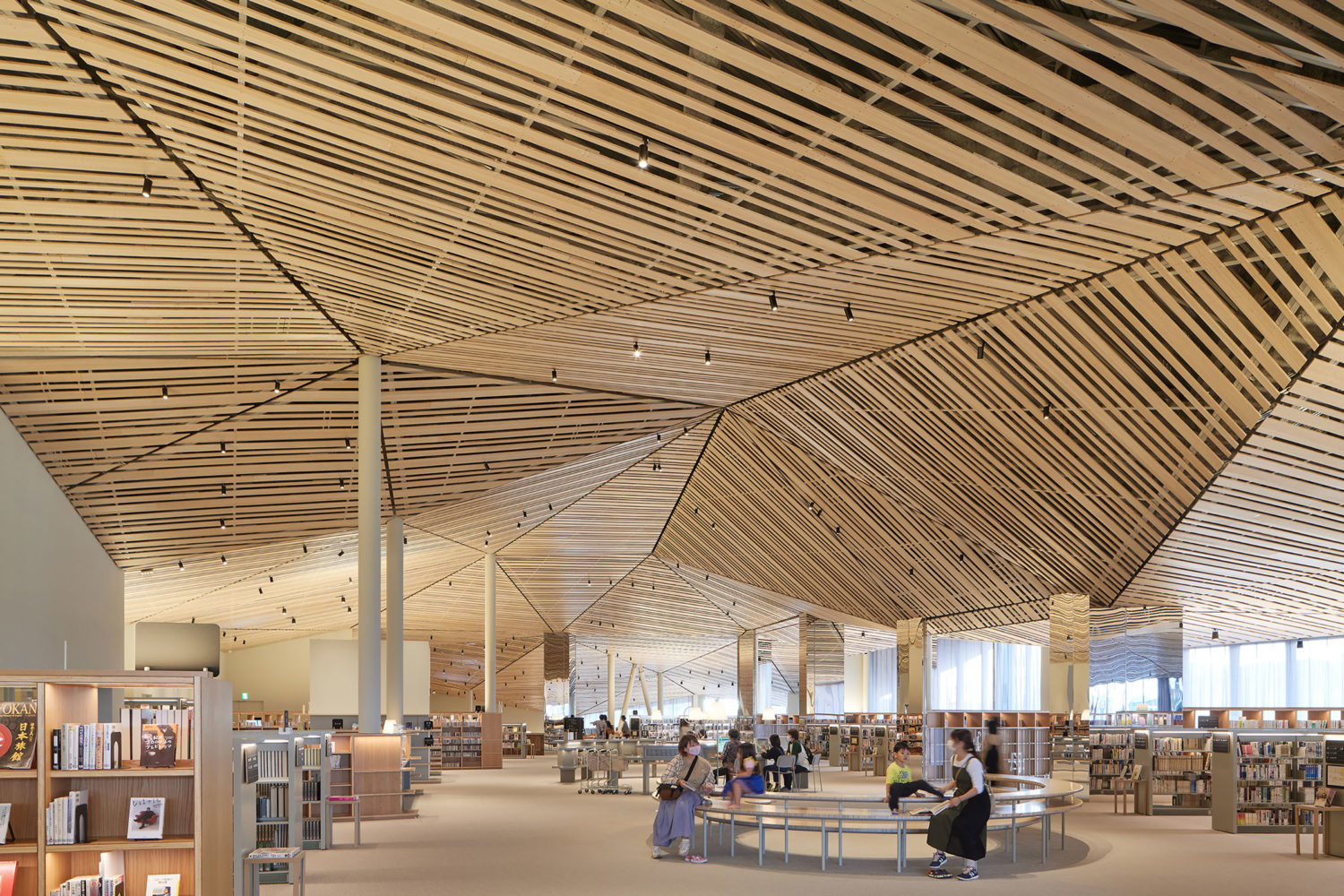 New Public Library in Nasushiobara City is a Forest of Aphorisms ...