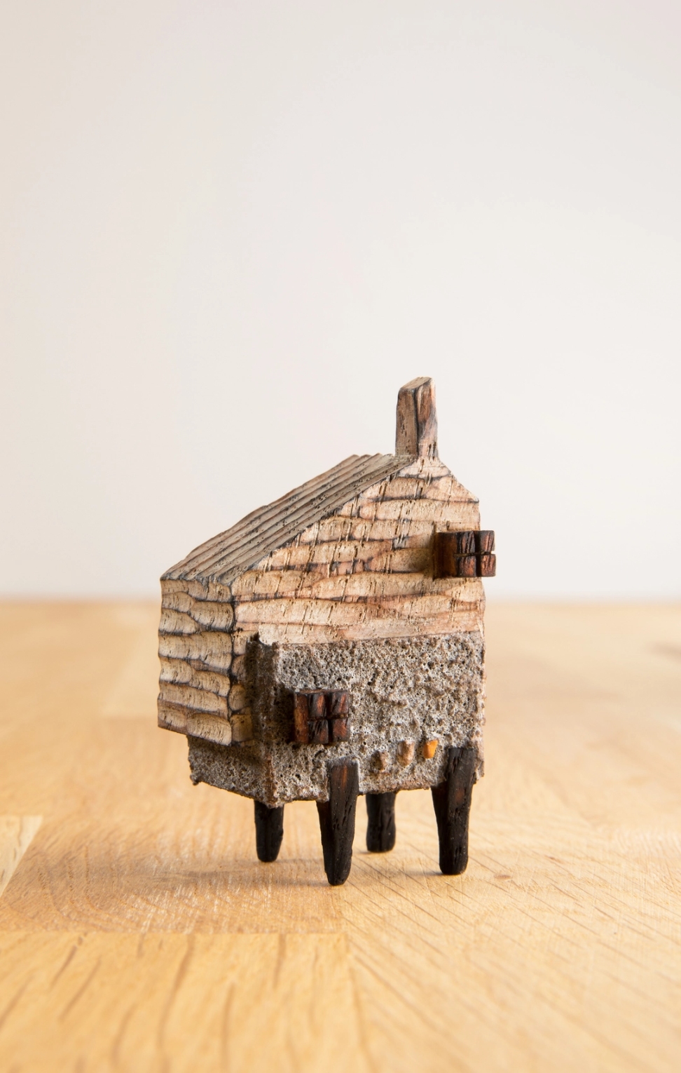 A Glimpse Inside the Whimsical Wooden Miniature Homes of Yukihiro Akama ...